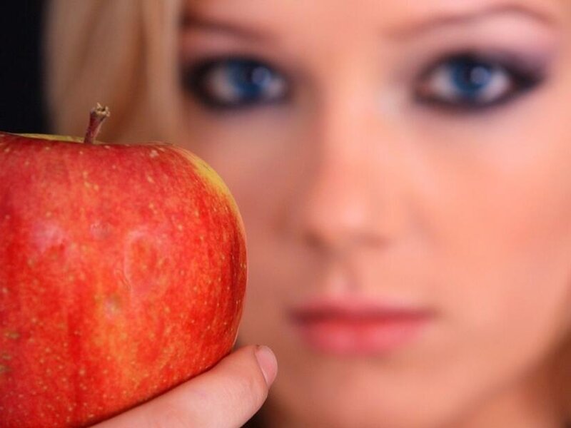 Alma sirkəsinin dəridə yaratdığı möcüzələr